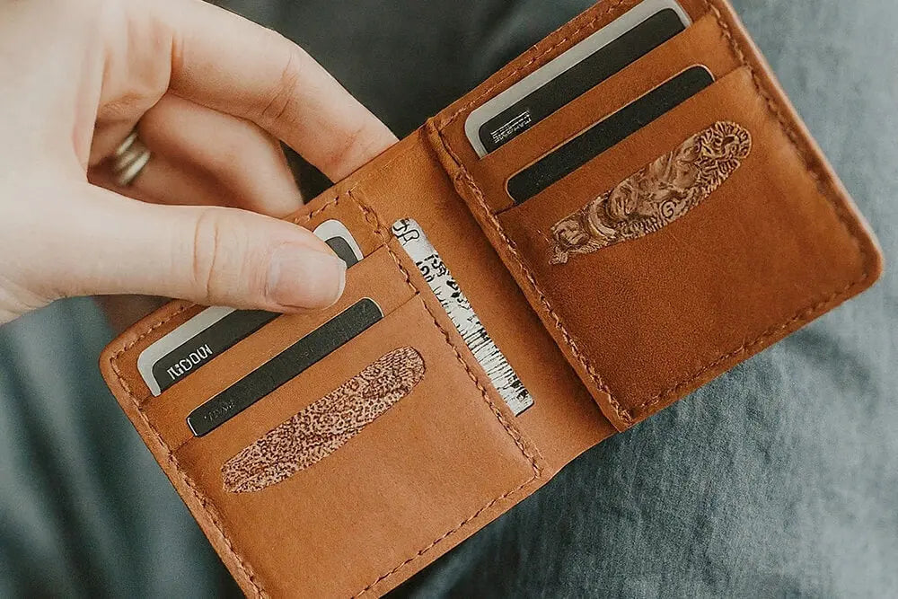 Wallet Inserts: What They Are and How They Work – Bull Sheath Leather