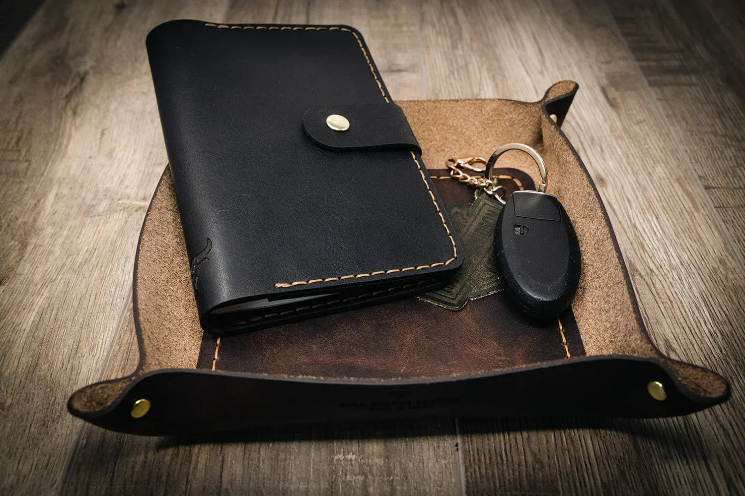 Valet Tray - Walnut - Bull Sheath Leather